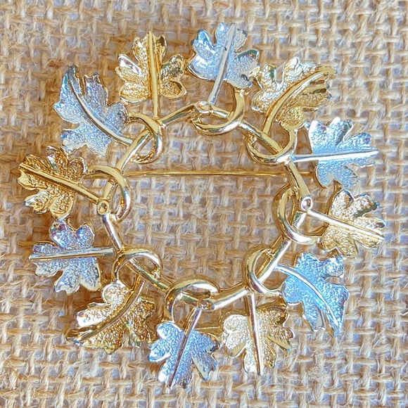 Sarah Coventry | Jewelry | Sarah Coventry Two Tone Circle Leaf Leaves ...